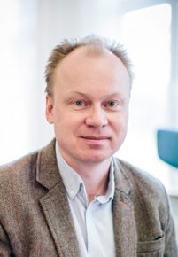 Public money for public causes and private money for private causes? A ...